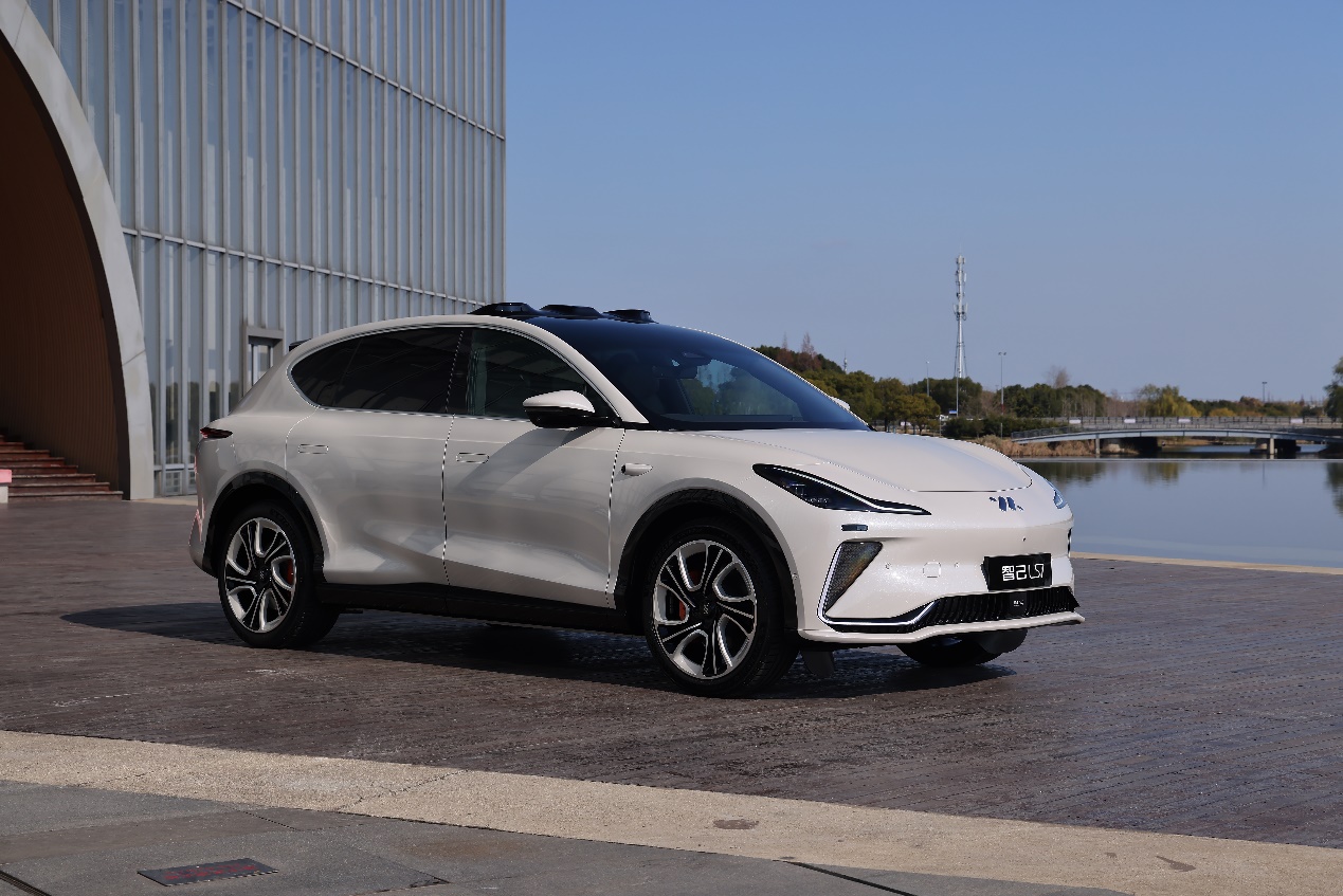 Innovation does not stop, Zhiji Automobile's first SUV LS7 can lie flat ...