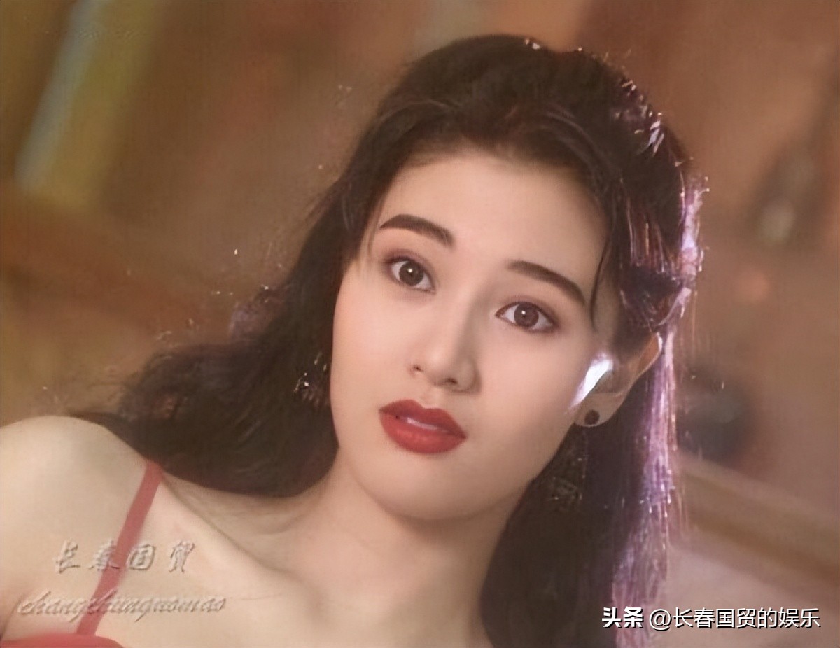 A recent photo of the most beautiful Hong Kong lady Li Jiaxin was ...