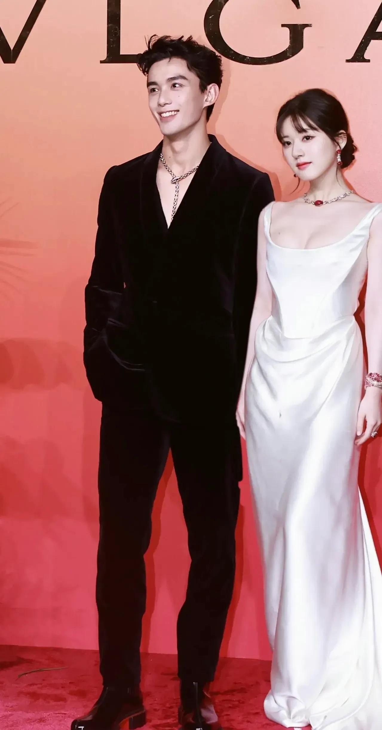 Wu Lei grew from a boy to a man, with sharp and angular facial features ...