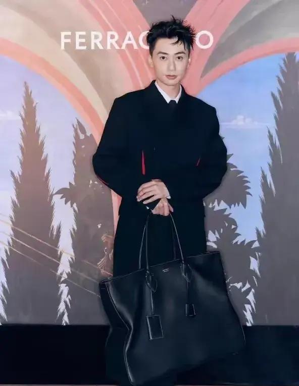 Bad news! Actor Lin Haoting committed suicide by burning charcoal in a ...