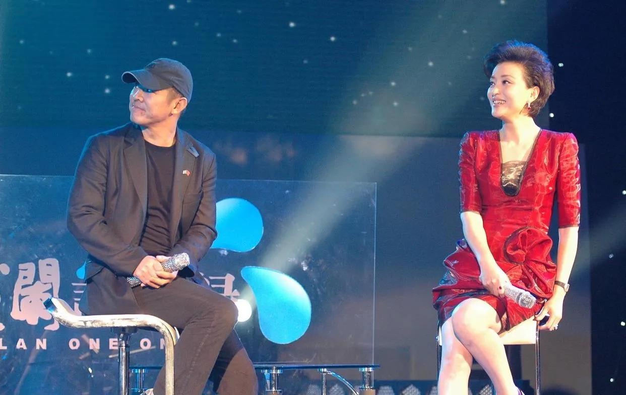 Yang Lan dressed the most rightly, and she was too charming. Jet Li ...