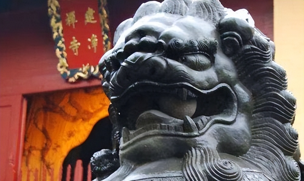 How did the stone balls in the ancient stone lions' mouths get inserted ...