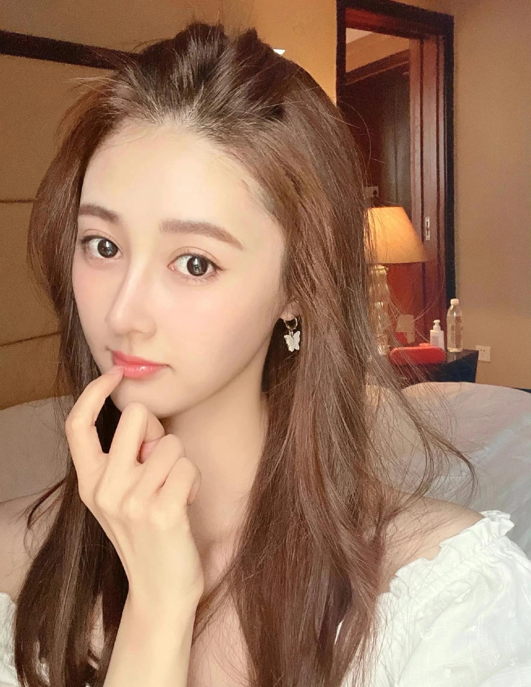 Just over 22 years old, the goddess-level lady, Ma Zehan - iMedia