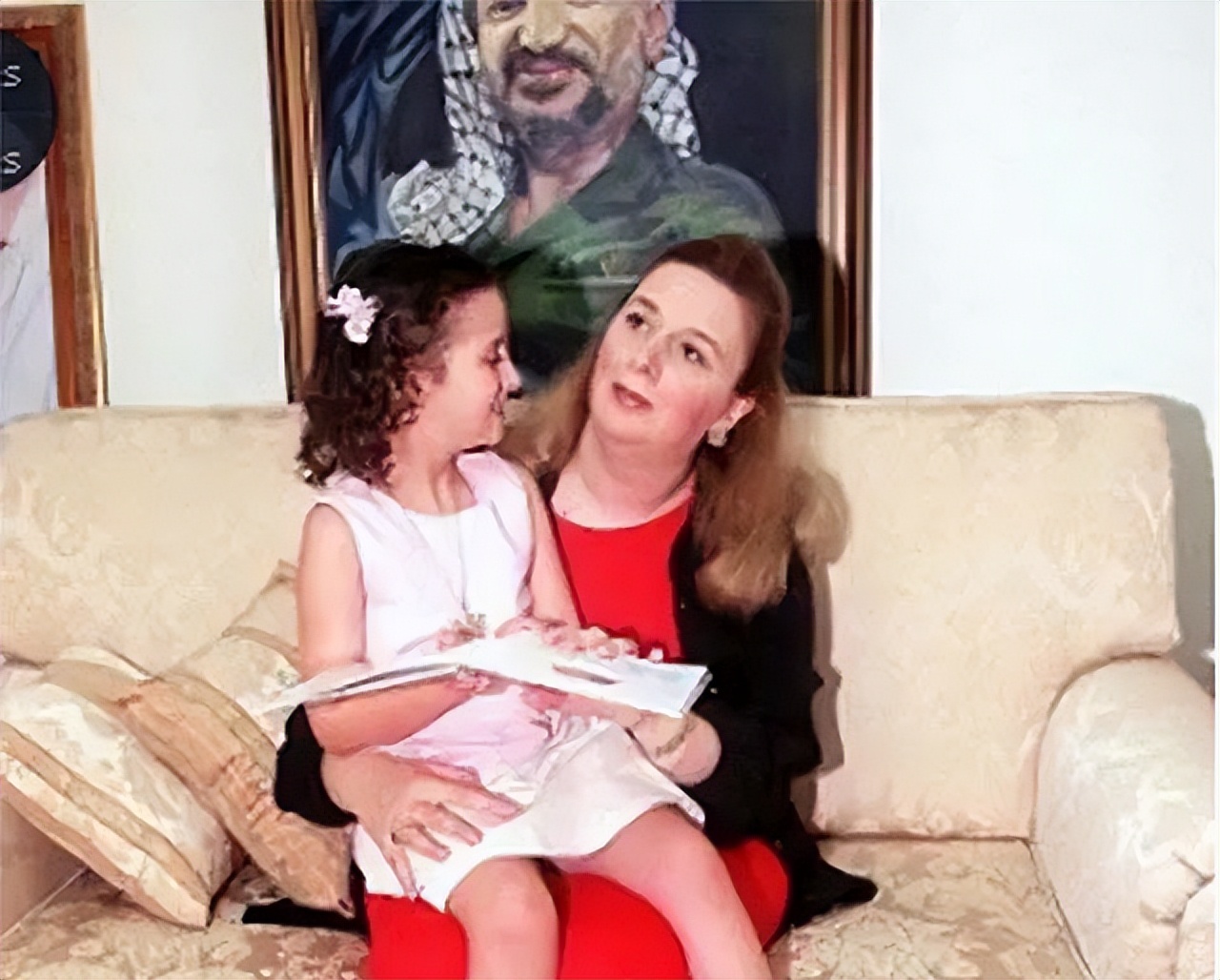Suha married Arafat, 34 years older in 1991 - iNEWS