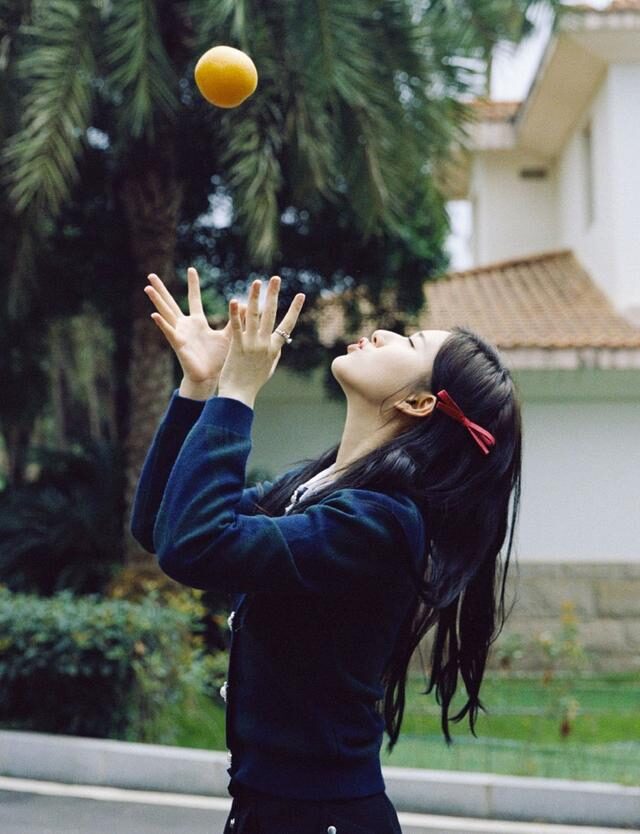 Is Zhao Lusi really only 80 catties?College-style dressing is pure and ...