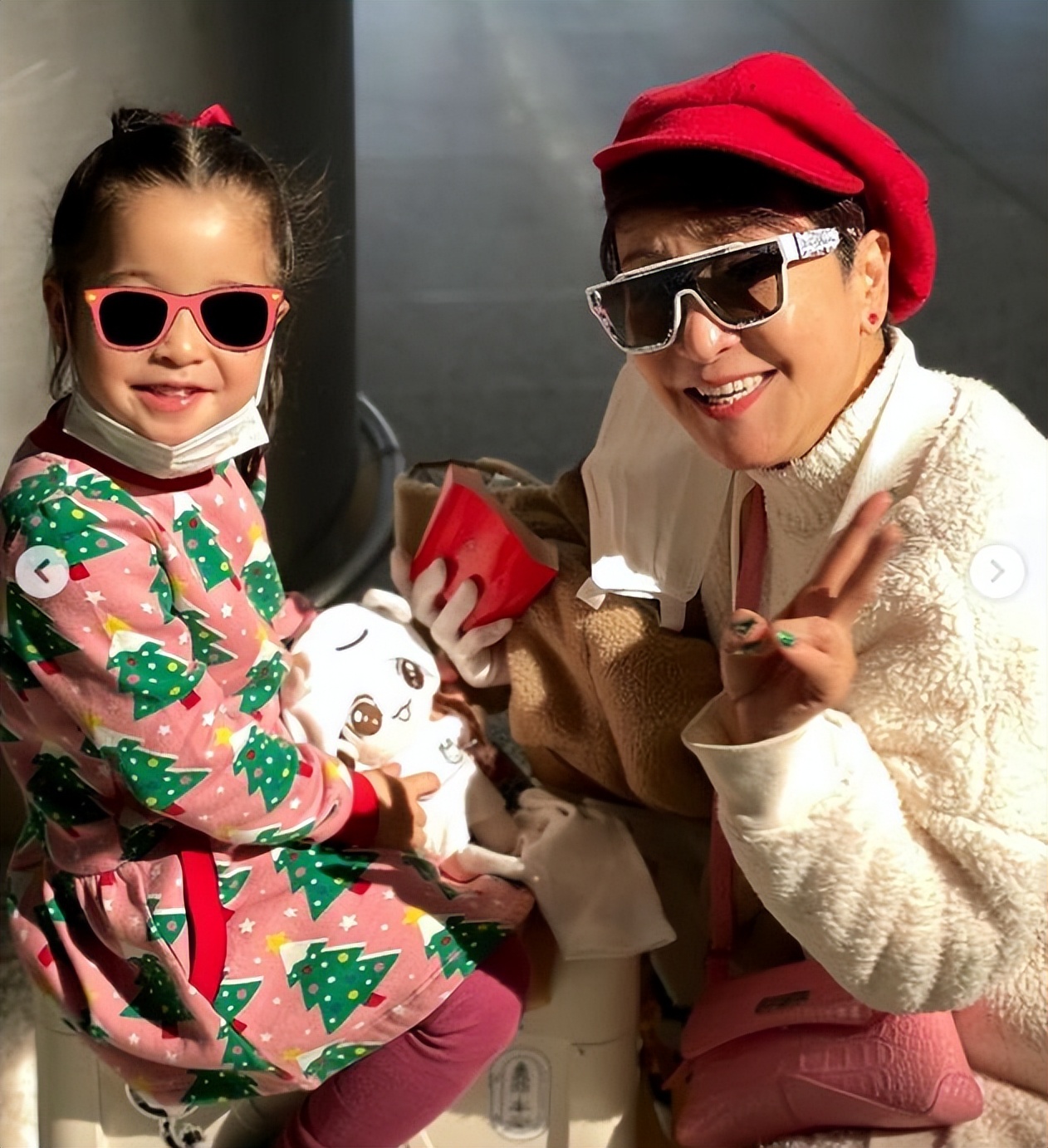 Xie Tingting took her daughter back to Hong Kong to reunite with her ...
