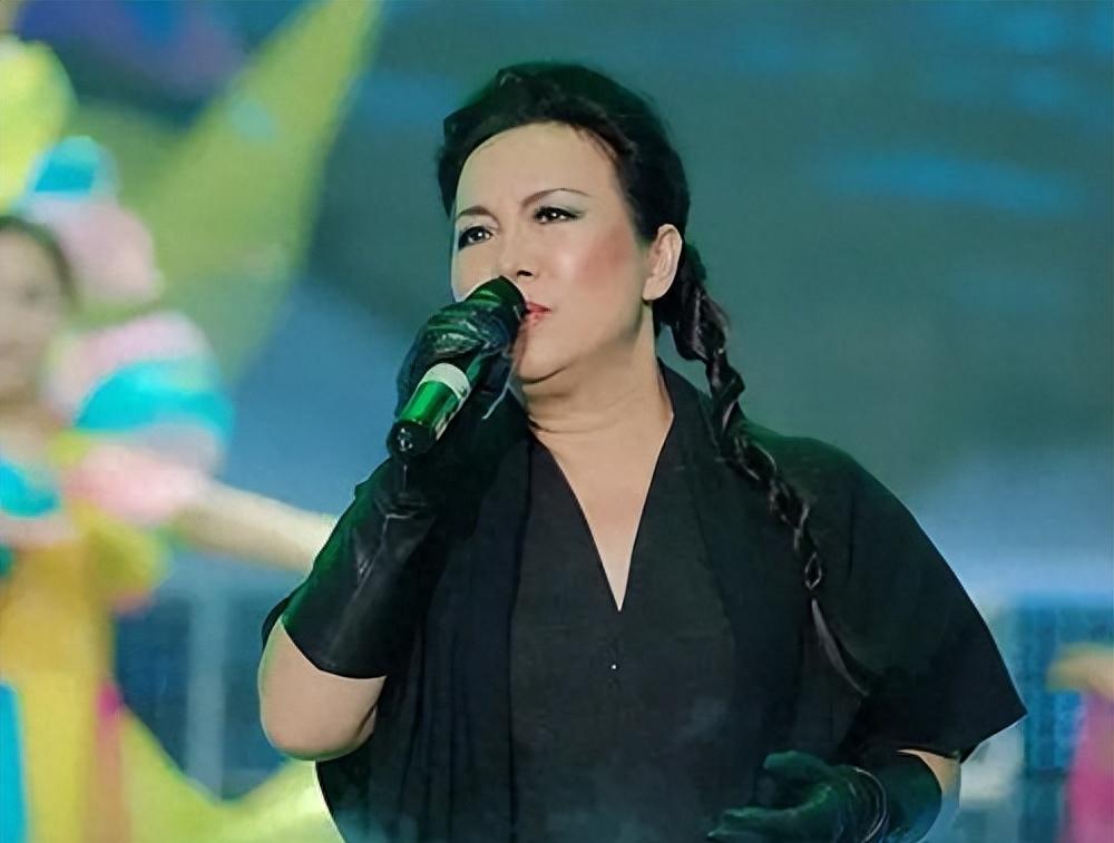 Among the top ten female singers in the Chinese music world, the first ...