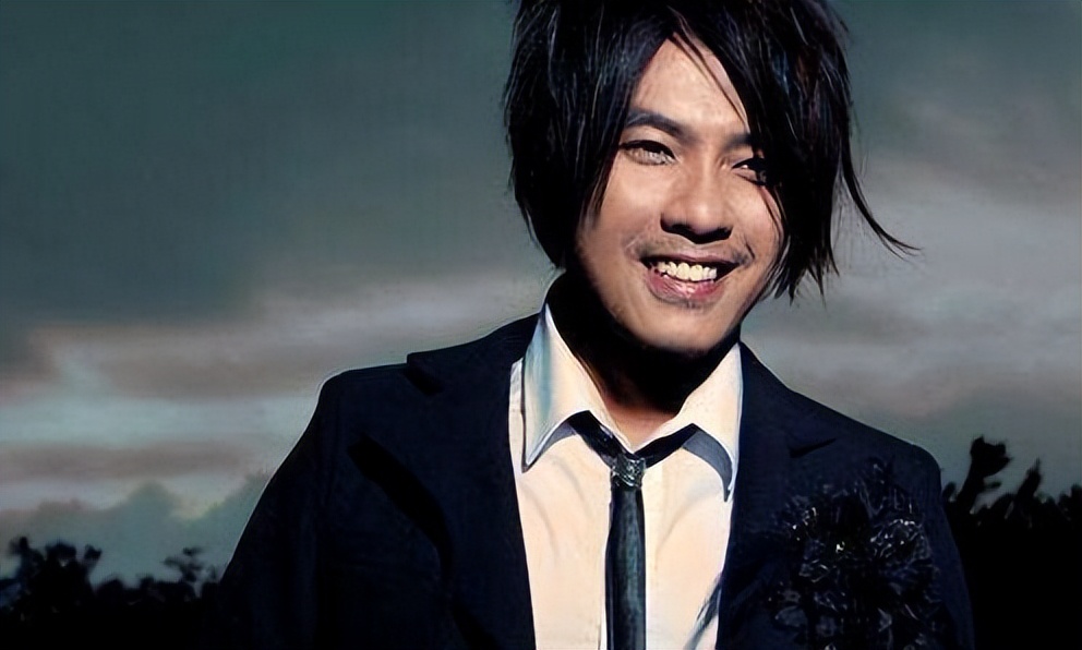 Wrote songs for more than 300 singers, comparable to Fang Wenshan and Lin Xi, made Lin Junjie ...