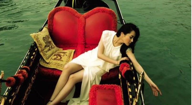 He Cheated On Xu Qing At The Age Of 34 And Earned More Than 200 Million Yuan From Selling Books