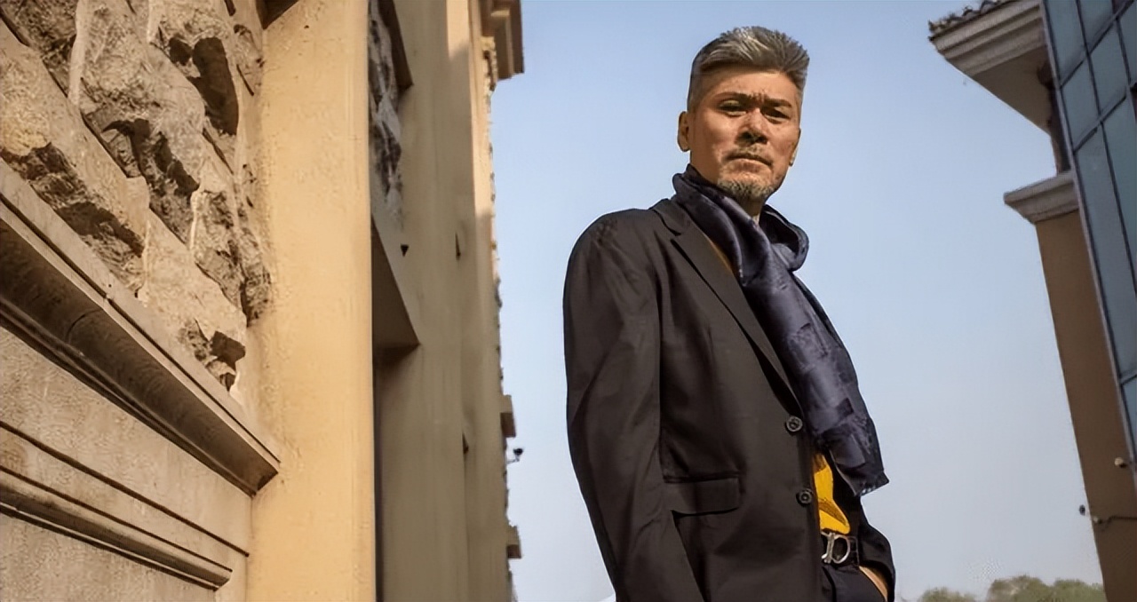 Most Familiar Strangers: Looking for "White-Browded Hero" Xu Liang - iNEWS