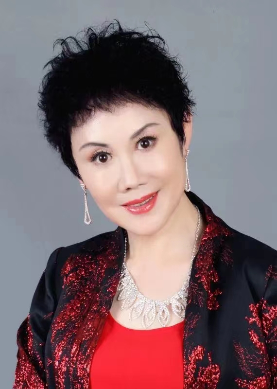Wei Junying, Henan opera performing artist: "Green leaves" match well ...