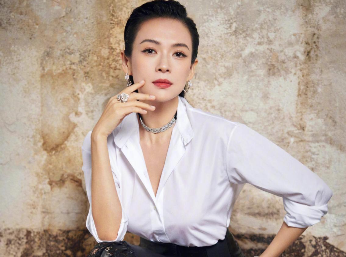 Zhang Ziyi visits Cannes director! The girl with long legs steals the ...
