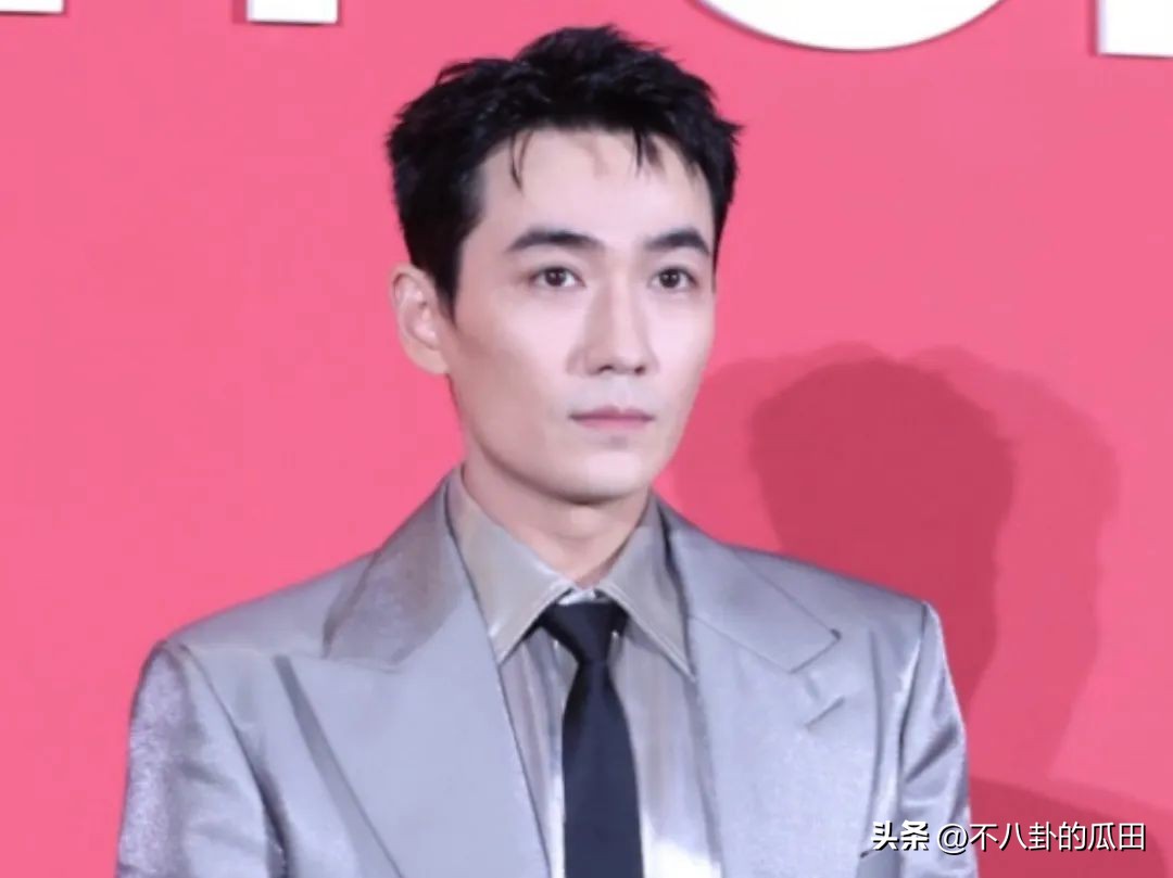 The latest pictures of the stars: Shu Qi is sexy, Zhu Yilong is ...