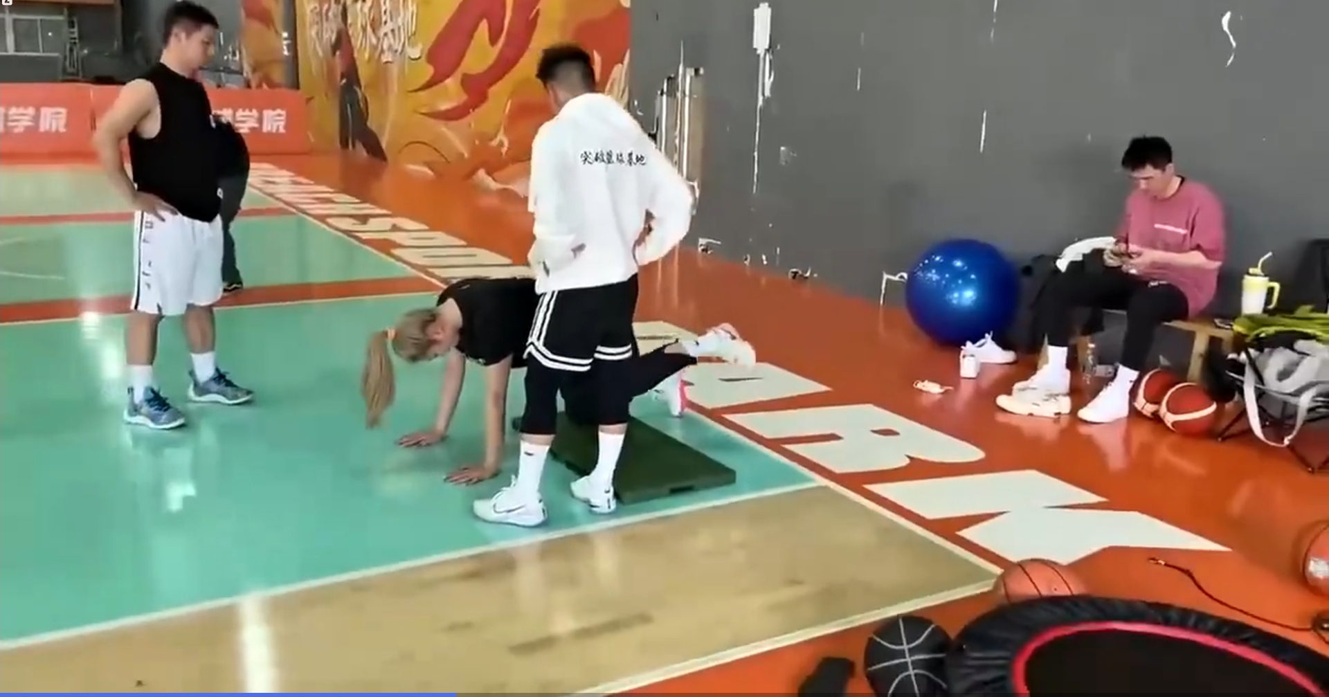 The whereabouts of Li Meng after the "Little Three Doors" were exposed ...