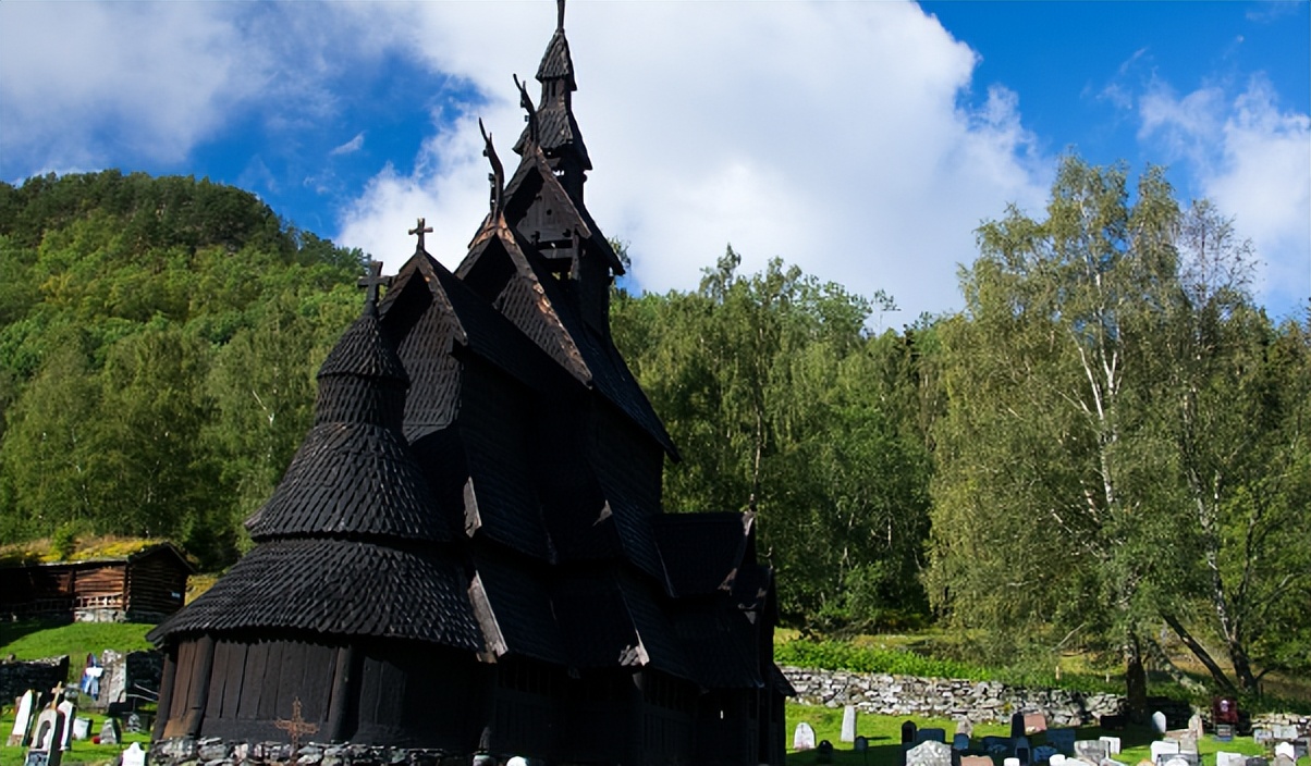 Medieval Norwegian longhouse architecture, reflection of social ...