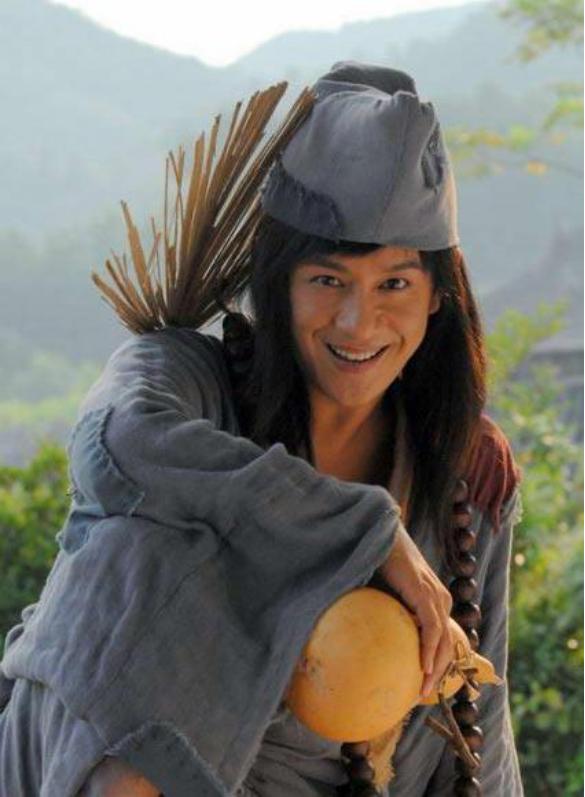 Chen Haomin's family of eight danced with Liu Genghong, the son wore a ...