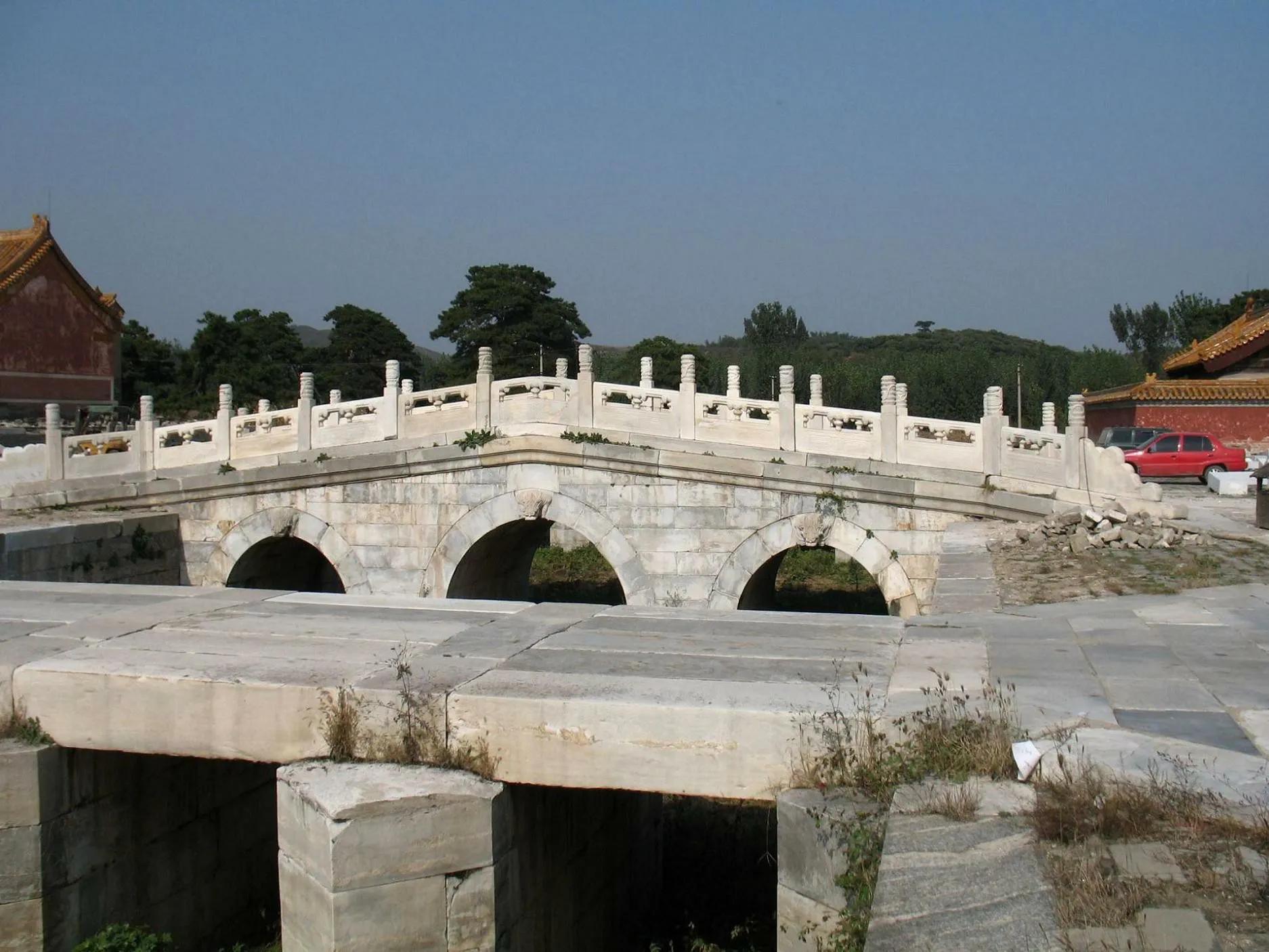 Detailed description of the internal building layout of Dingling ...