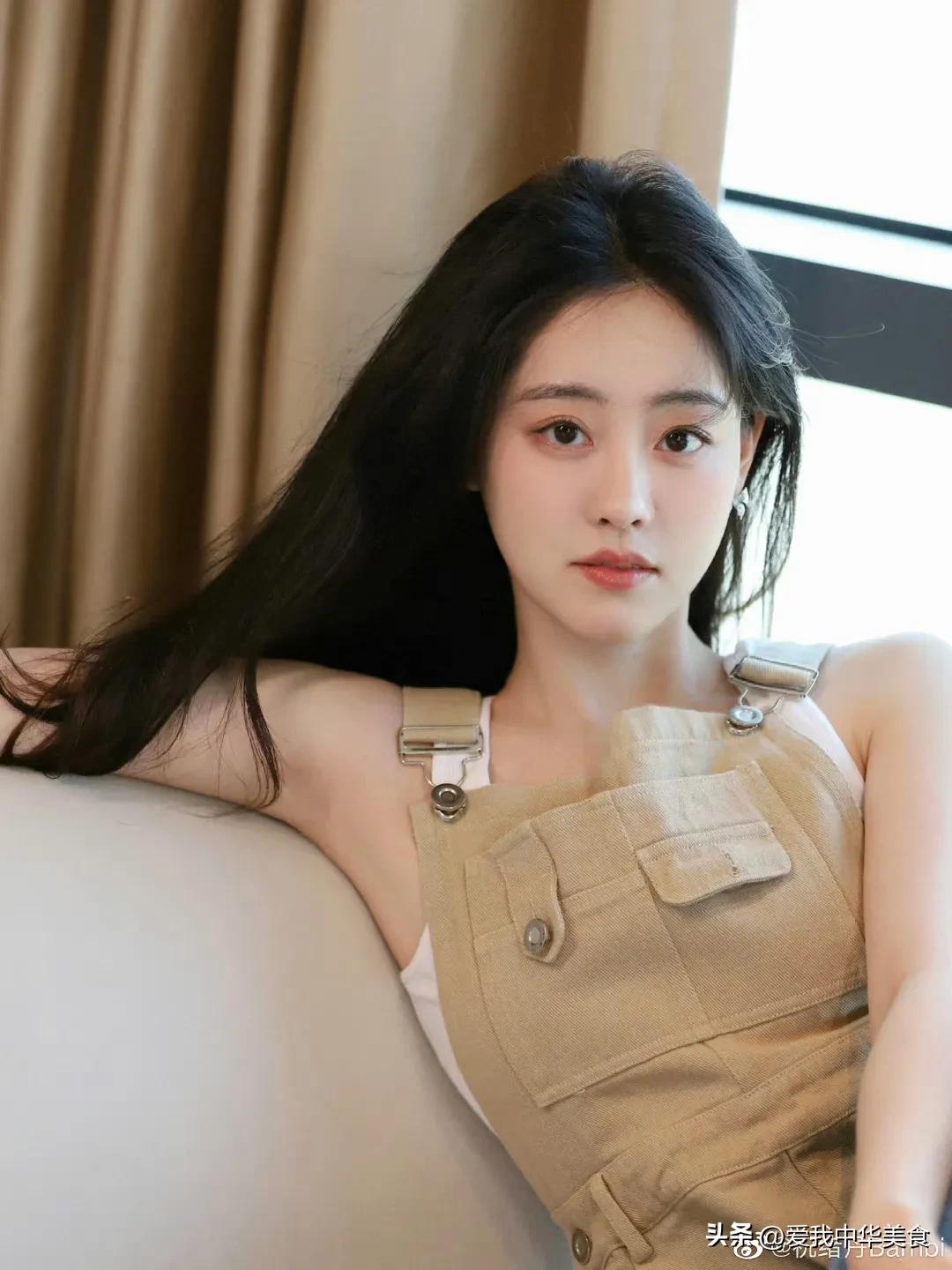 Chinese fashion sexy beauty - Zhu Xudan - iNEWS