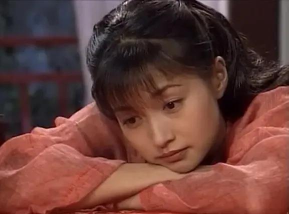Ai Xia: A talented movie star who fell in love with a married man, committed suicide after being ...