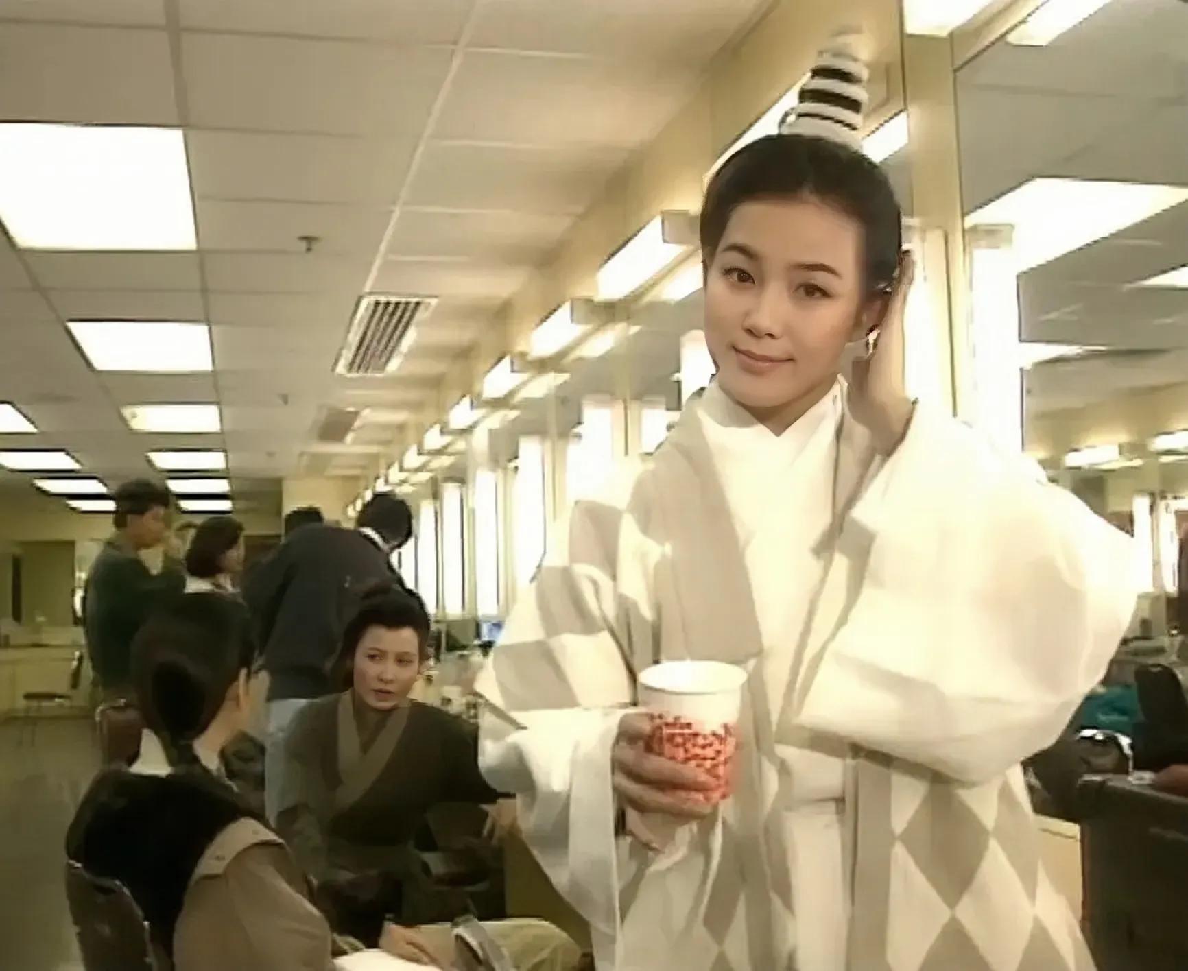 Li Guiying: She is the most beautiful Hong Lingbo, and also the baby ...