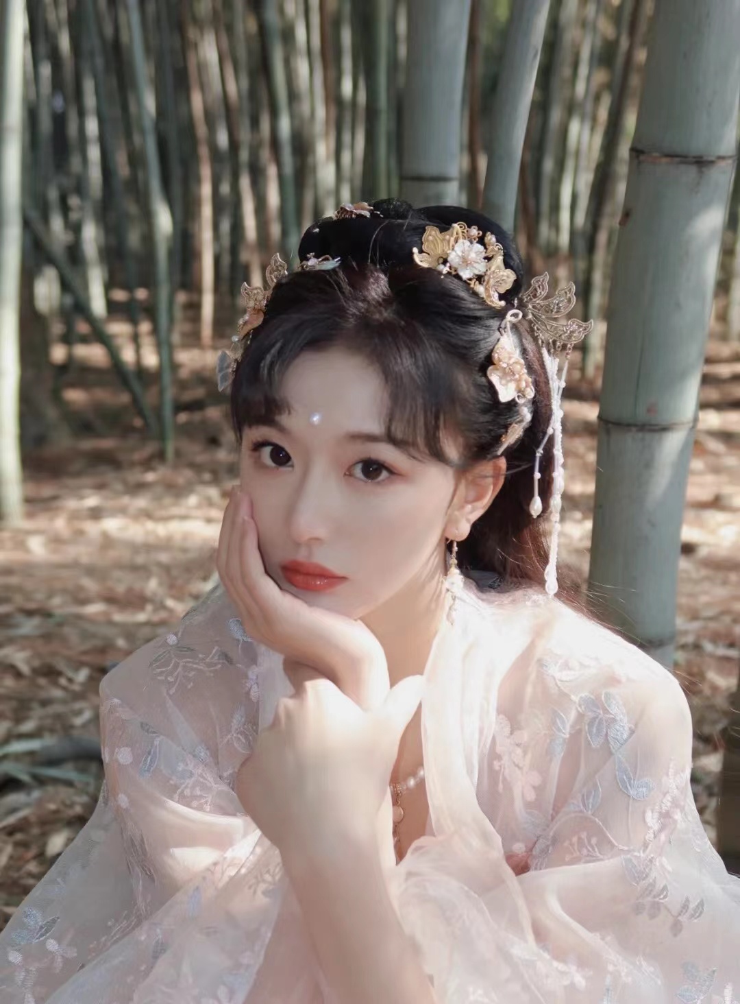 Kong Xueer posted new stills on social platforms, her wedding rehearsal ...