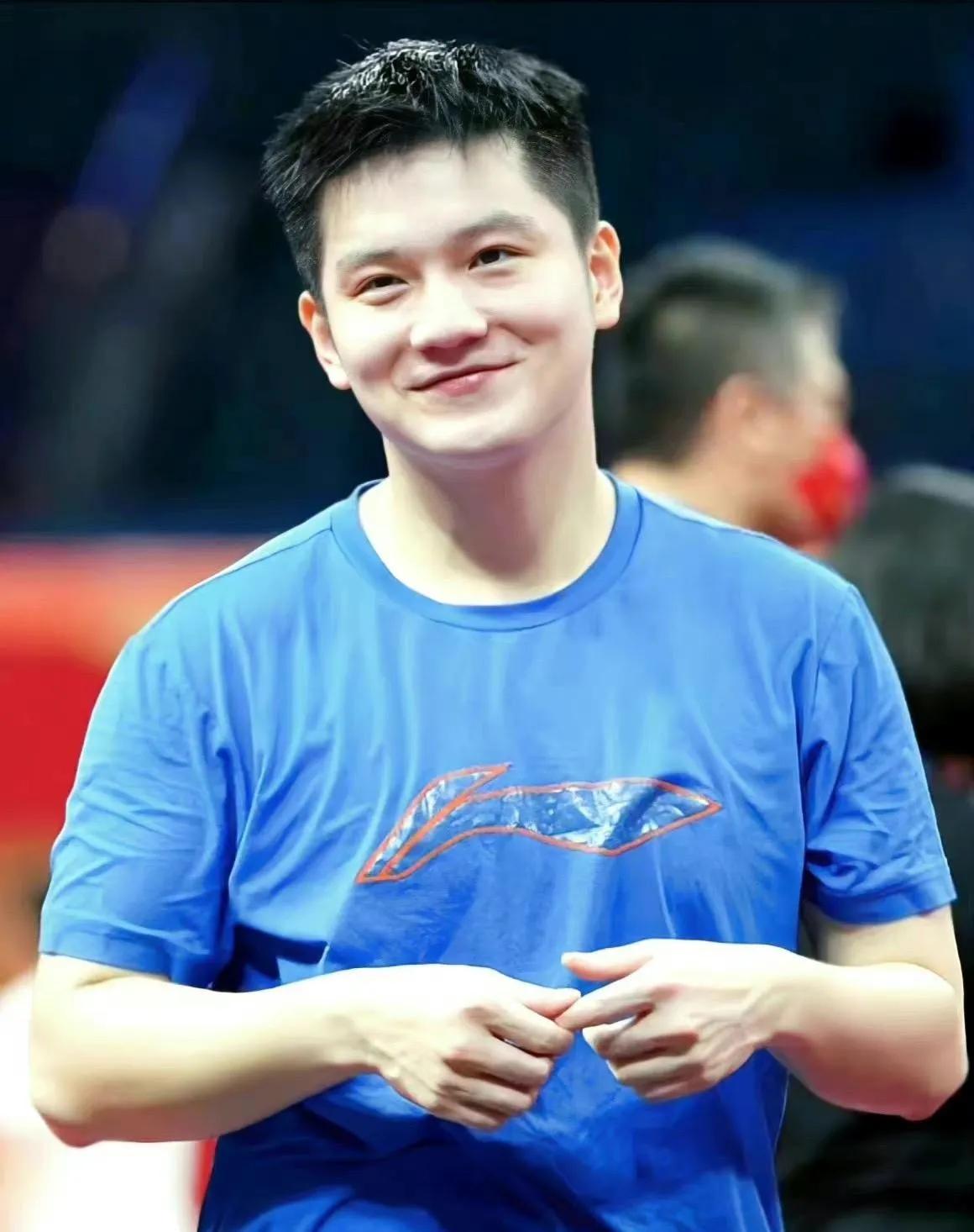 Handsome and cute Fan Zhendong - iNEWS