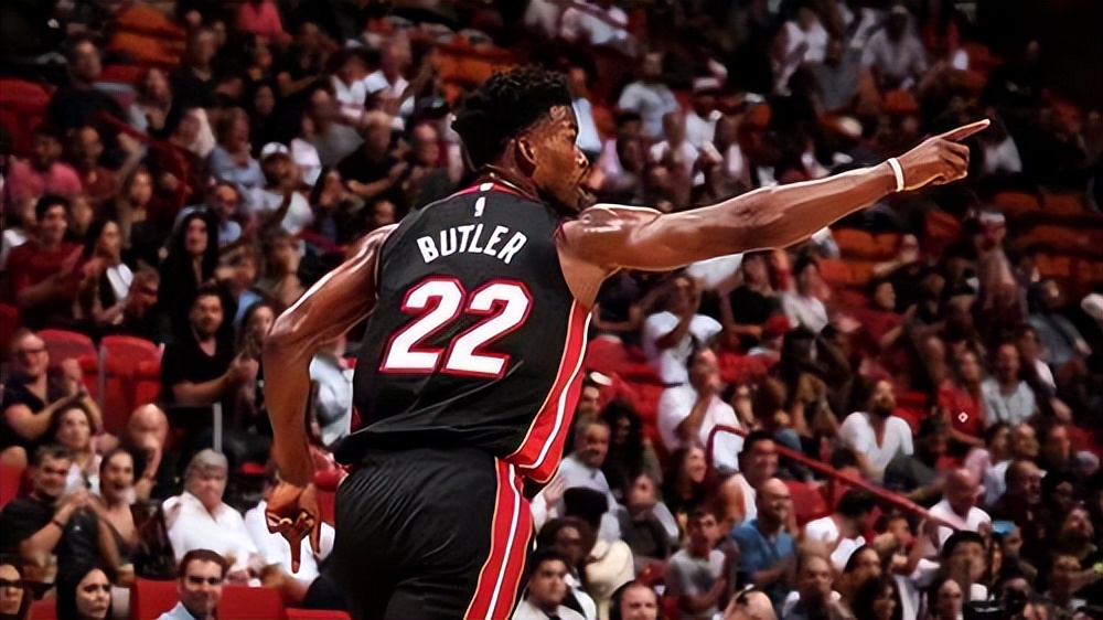 Rejecting the young and beautiful actress Selena, why does Butler have ...