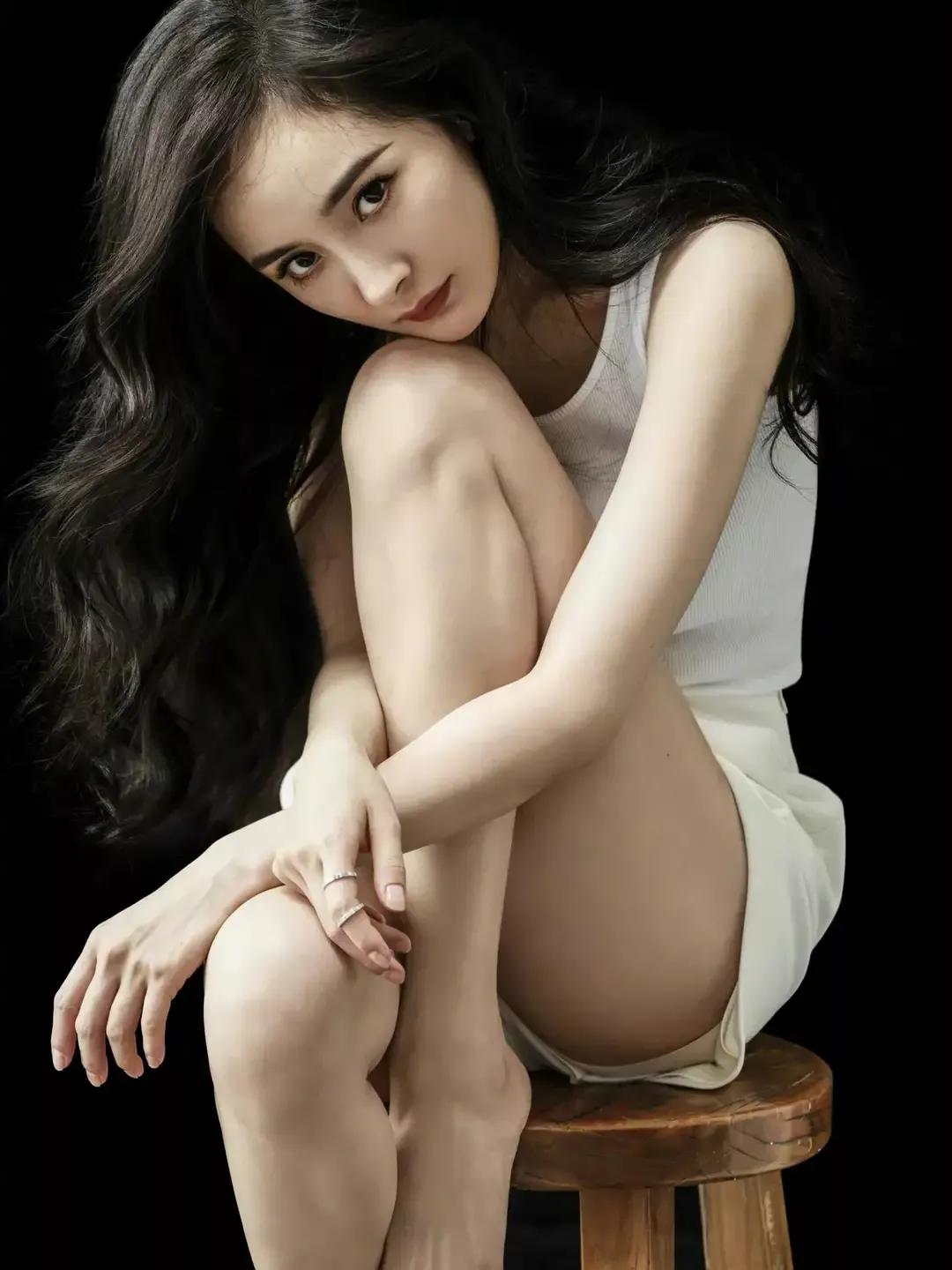 Sexy photos of Yang Mi - iNEWS