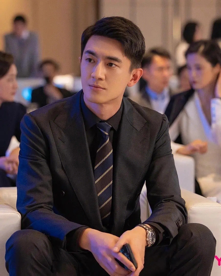 Lin Gengxin travels in a yellow car, Liu Haoran turns into a chasing boy, and Li Xian feels a ...