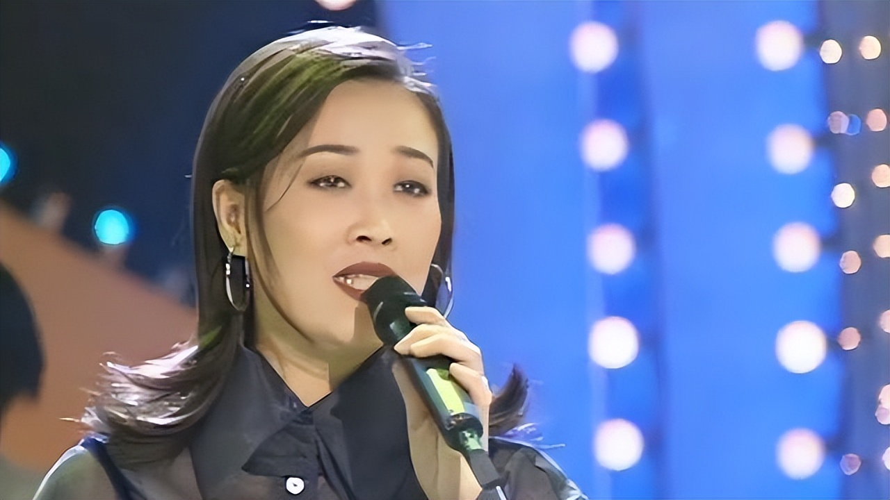 Na Ying's classic masterpiece [Looking at Flowers in the Mist] turned ...