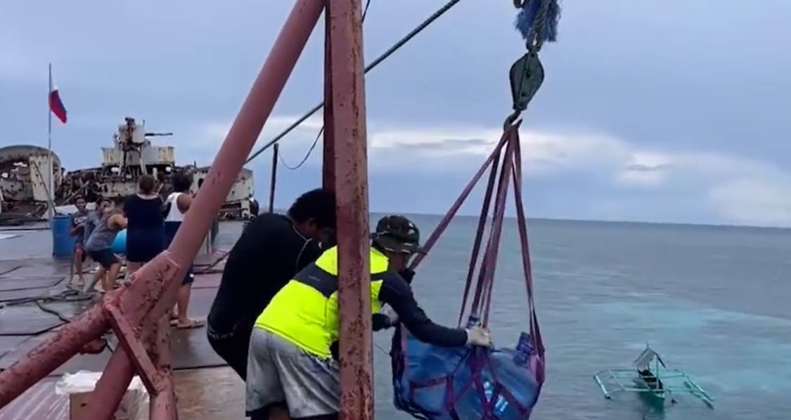The rotten Philippine ship on the Ren'ai Reef has replenished food ...