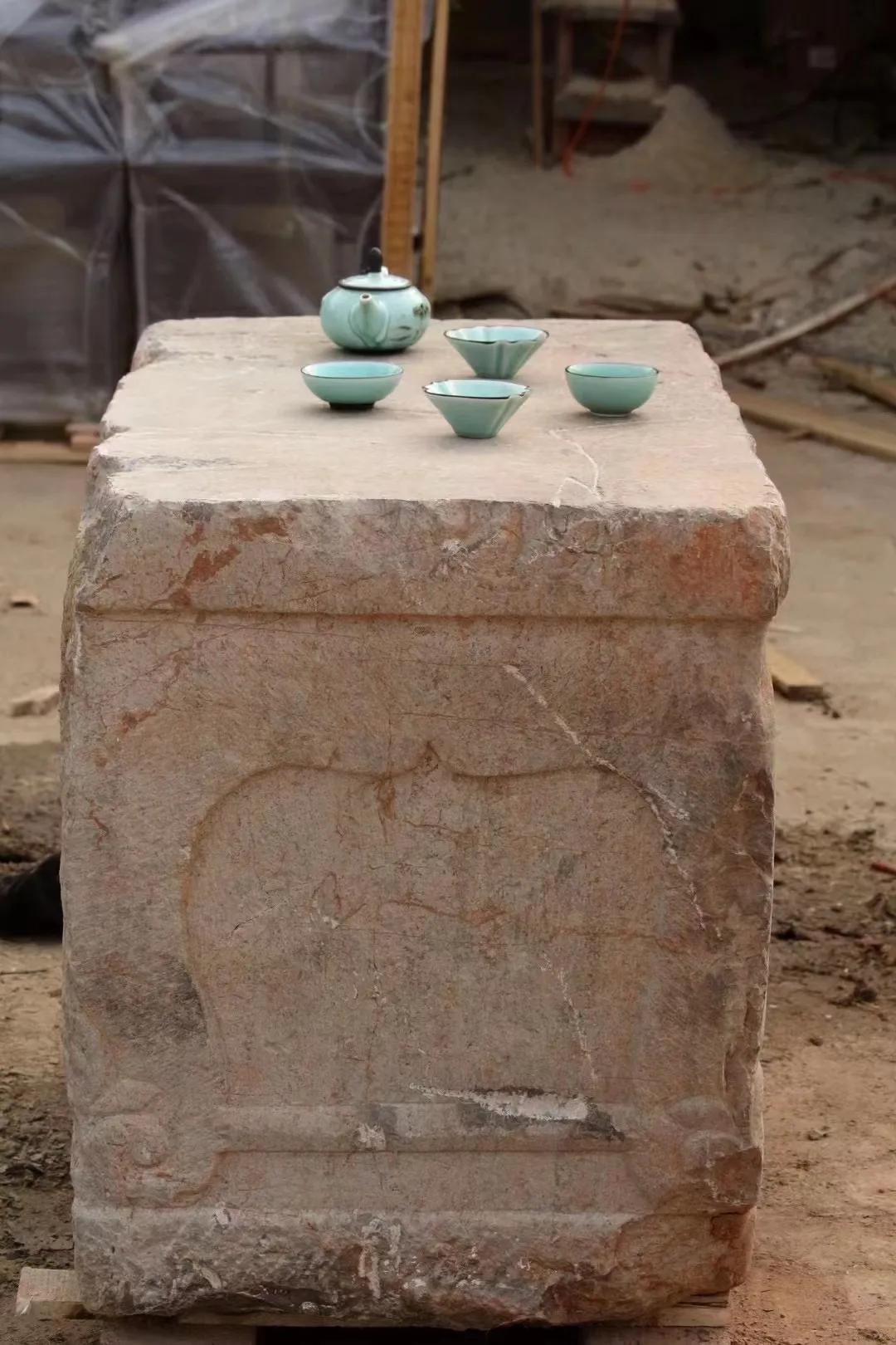 [Chen Yiyi·Stone Table] - iNEWS