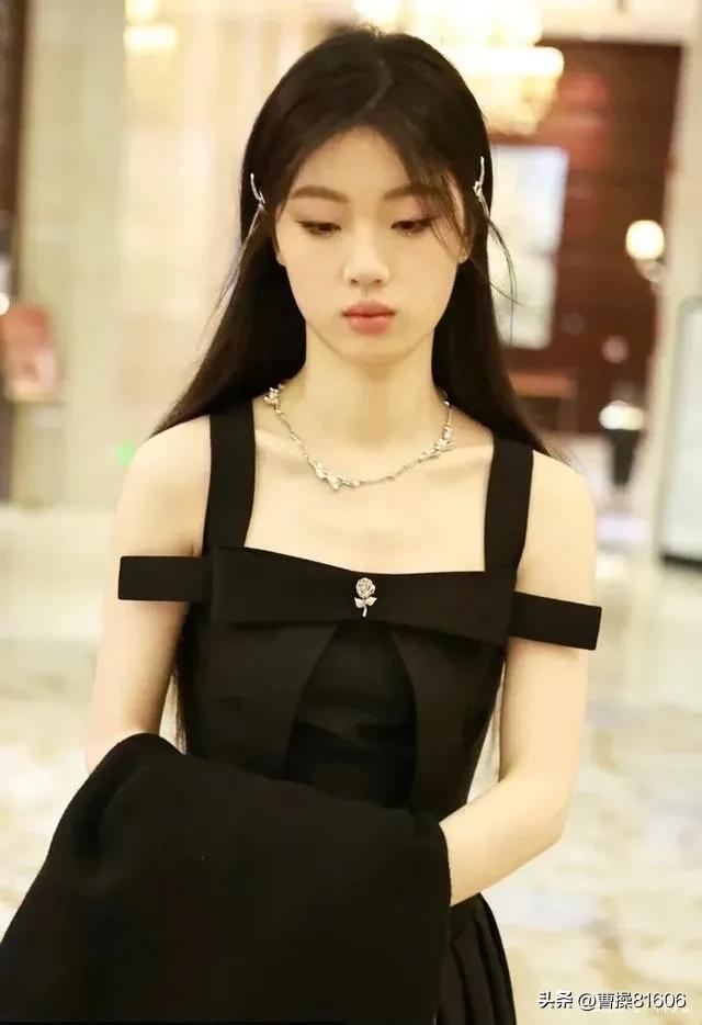 Sexy goddess Shan Yichun - iNEWS