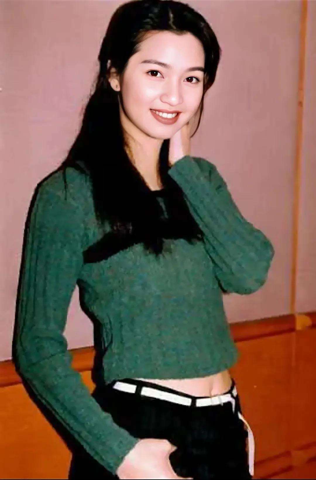 Beautiful photos of Hong Xin when he was young - iNEWS