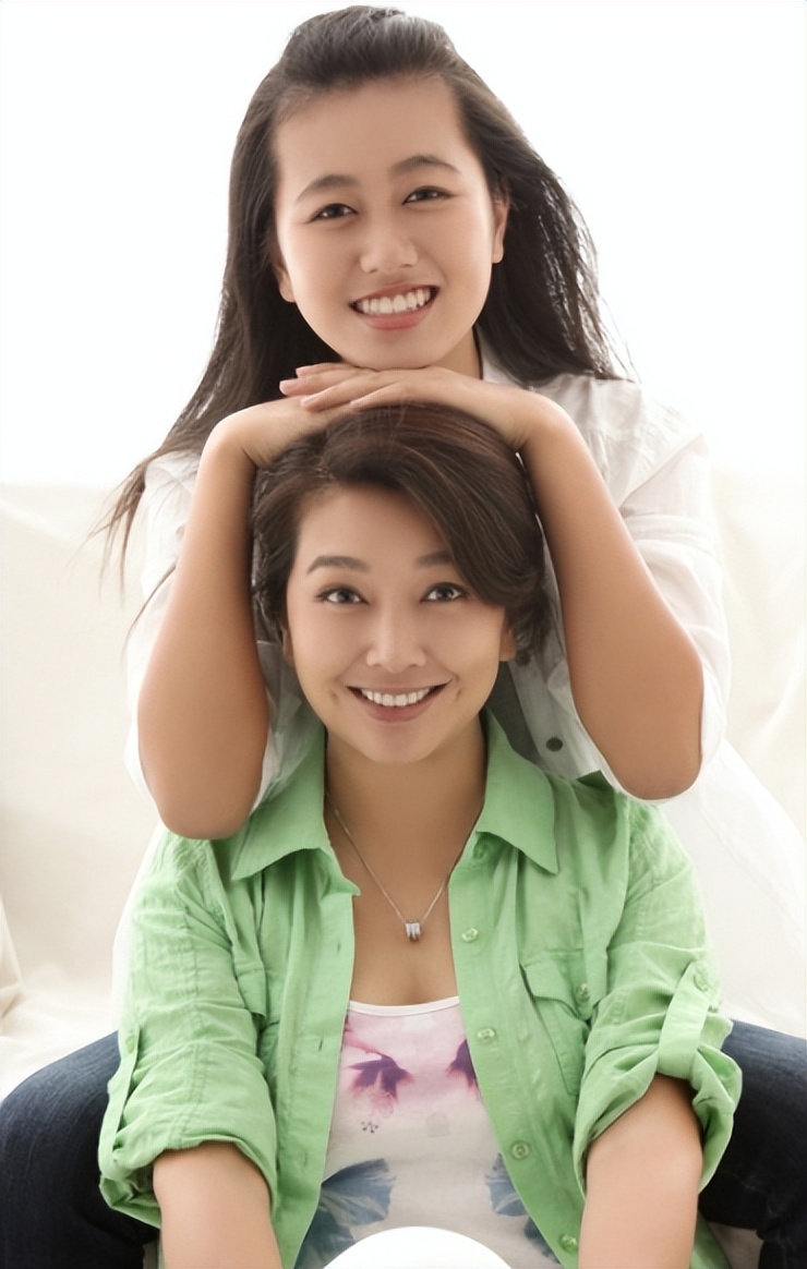 Jiang Shan: Married to Gao Shuguang in a flash, lived with Jin Dong for five years, and now she ...