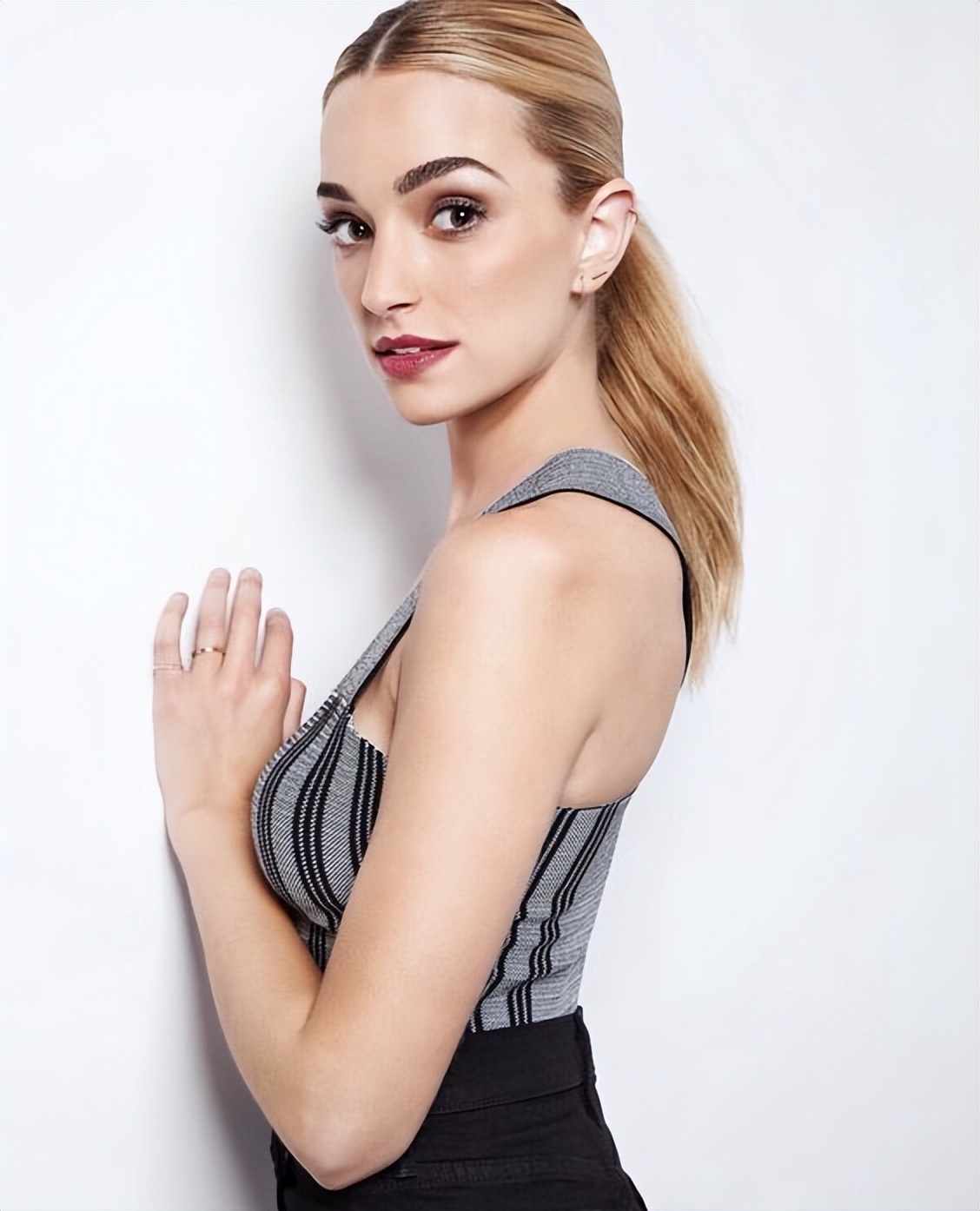 Brianne Howey - Brianne Howey - iNEWS