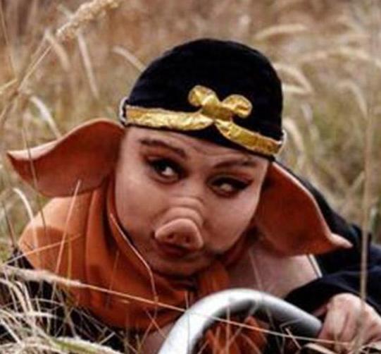 Besides the nine-toothed rake, does Zhu Bajie have another weapon?It's ...