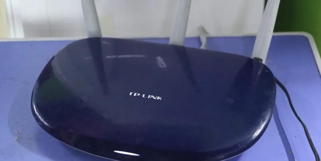 How often does the router restart?Thanks to the broadband master, it's ...