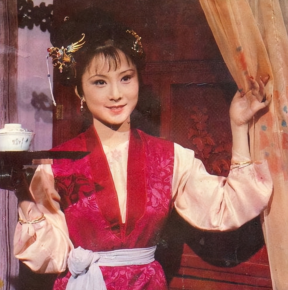 She is Qingwen in "A Dream of Red Mansions". She has been in love with ...