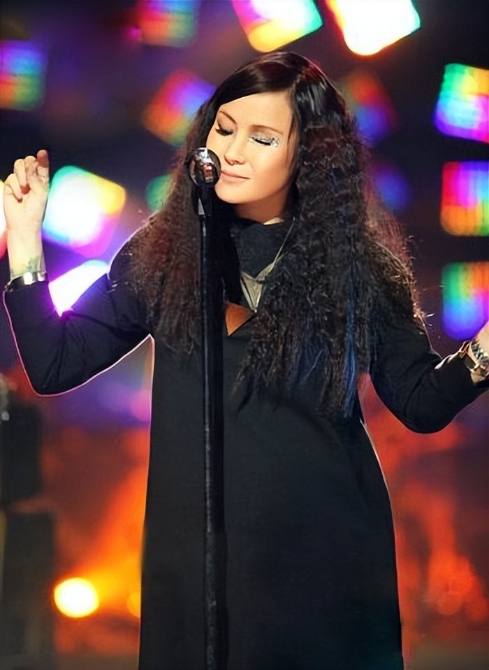 In 1993, what singer Luo Qi said at the birthday party caused him to be ...