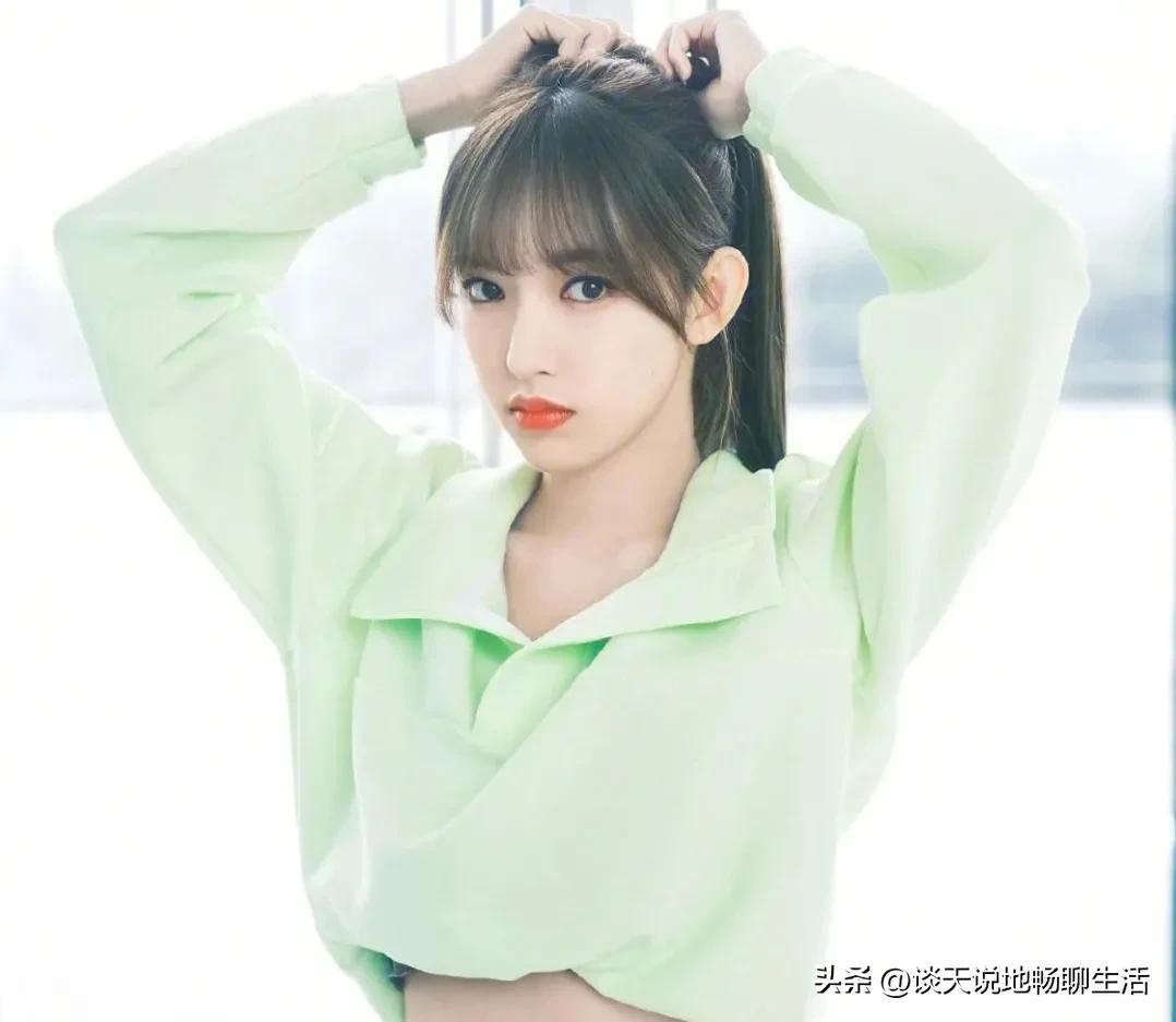 Why do many people like the beautiful singer and actress Cheng Xiao - iNEWS