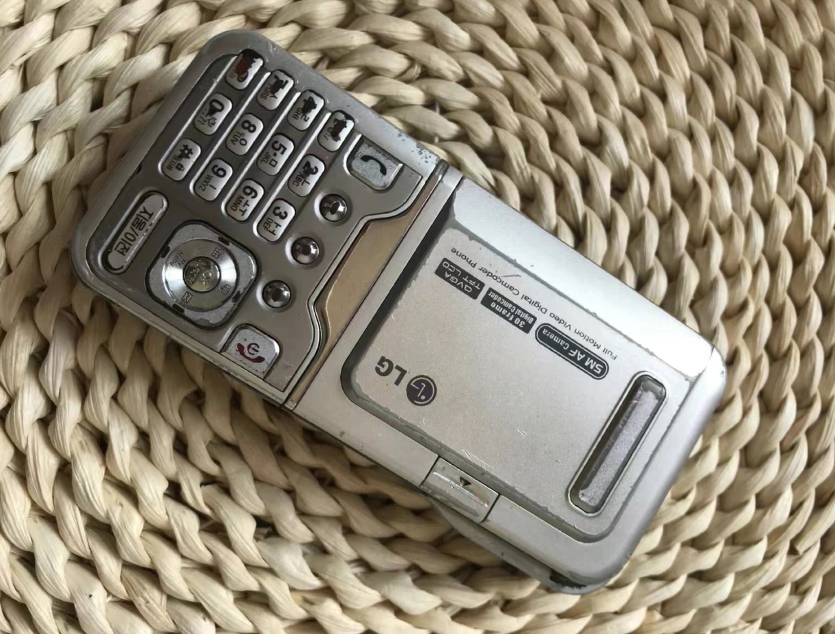 The "Transformers" in the mobile phone, the camera can be rotated, but ...