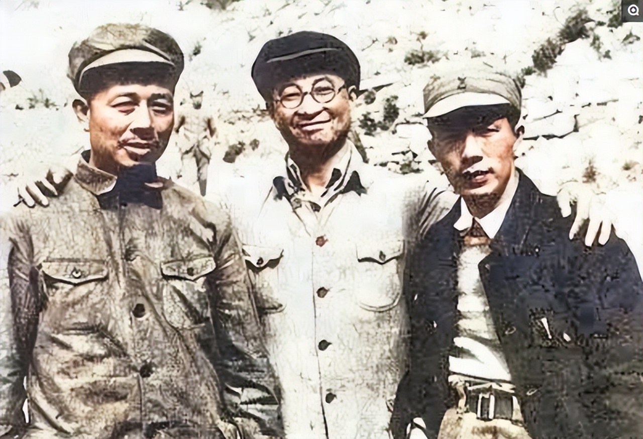 Why is Mo Wenhua the only lieutenant general among the four corps ...