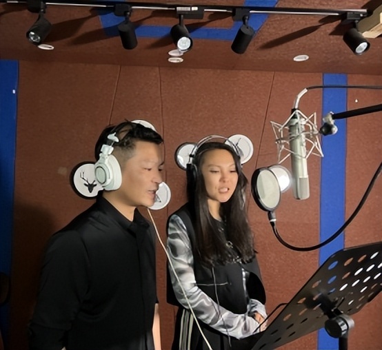 The song "Love and Kill" MV starts, Ma Xiaowei and Shengzhou singer Xue ...