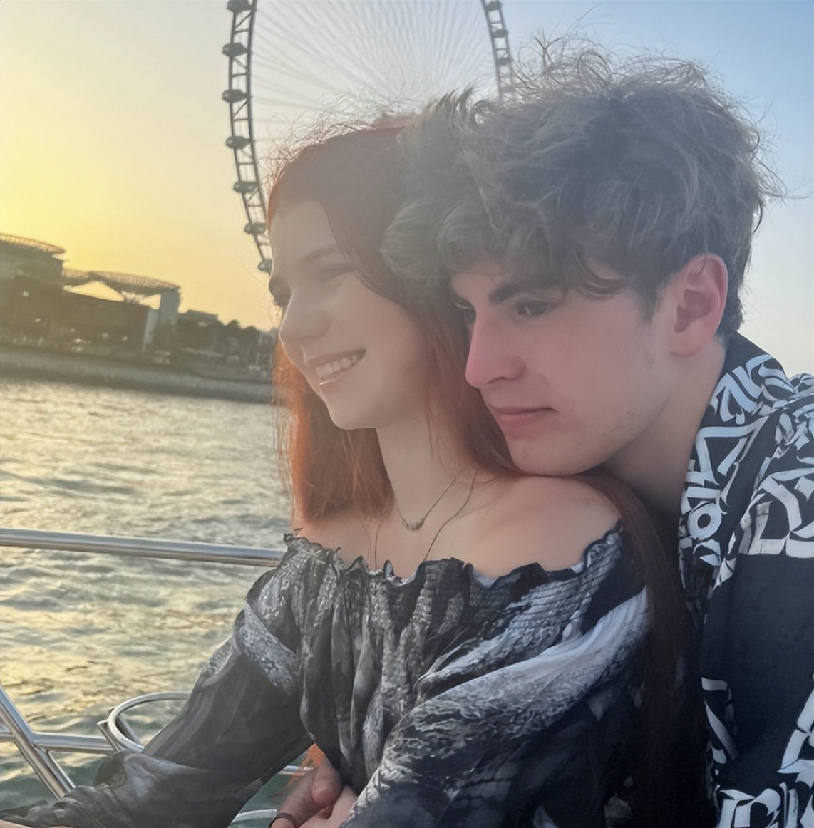 It is too sweet!17-year-old Sasha fell in love, sent 3 dynamic high ...