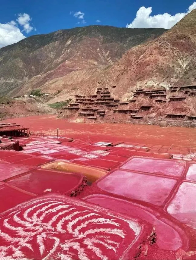 A thousand-year-old salt field in Mangkang, Tibet, a world cultural ...
