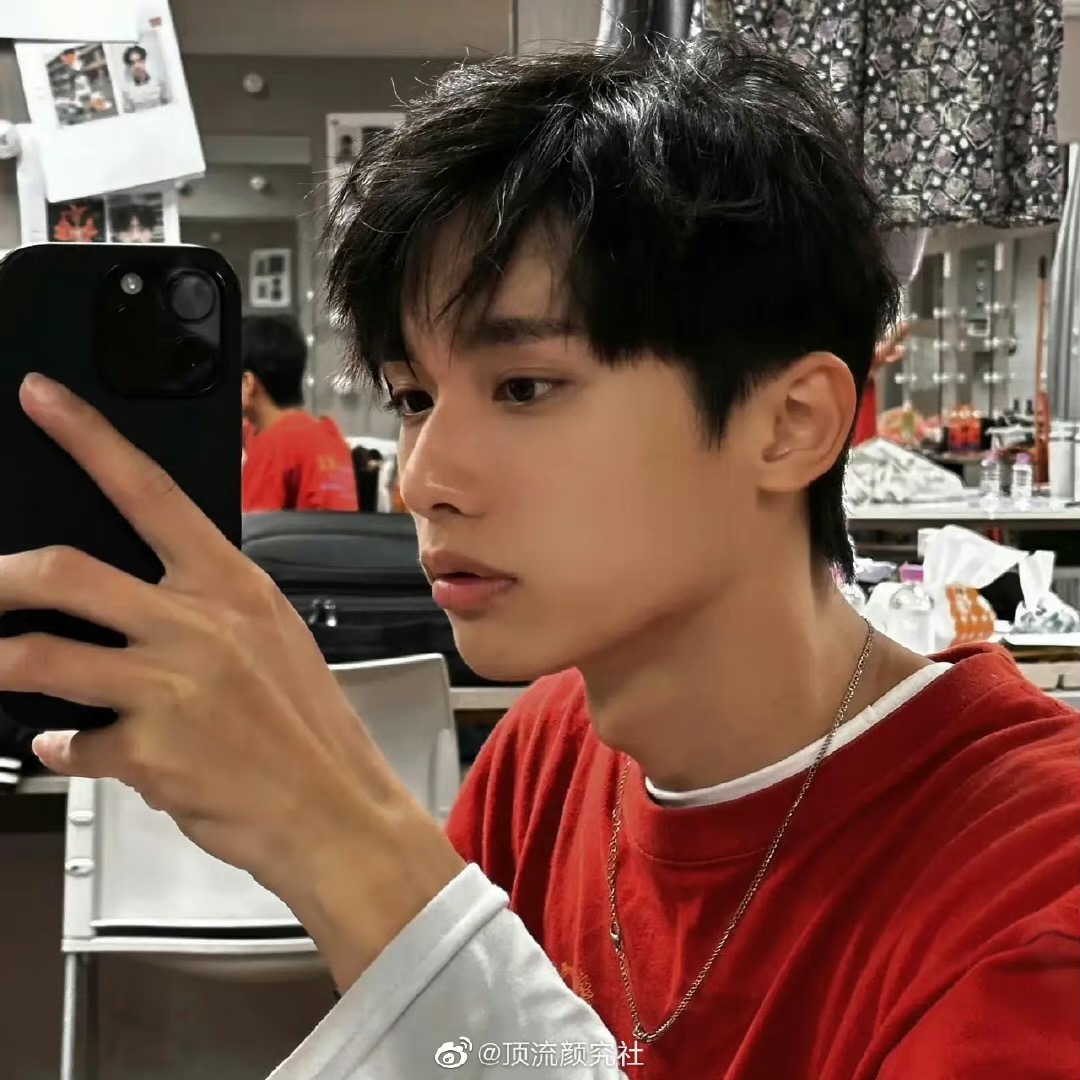 reverse? Aaron Yan's ex-boyfriend Qiu Yaole was caught, suspected to be ...