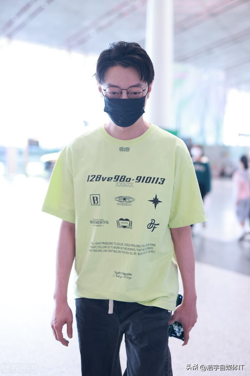 Gao Qisheng's actor Su Xiaoting appeared at the Beijing airport and ...