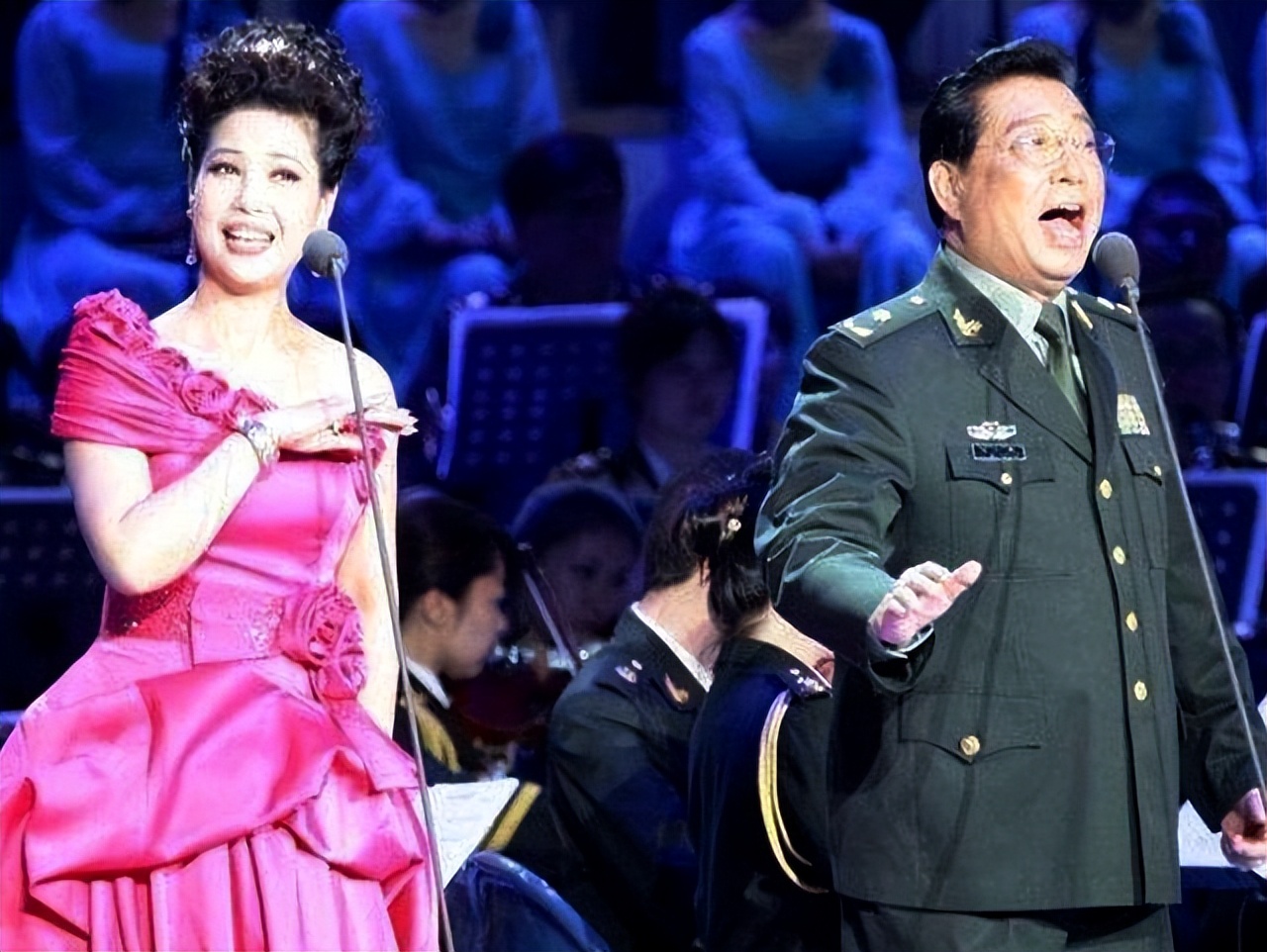 As soon as Li Tian walked out of the high wall, he seemed to be hidden ...