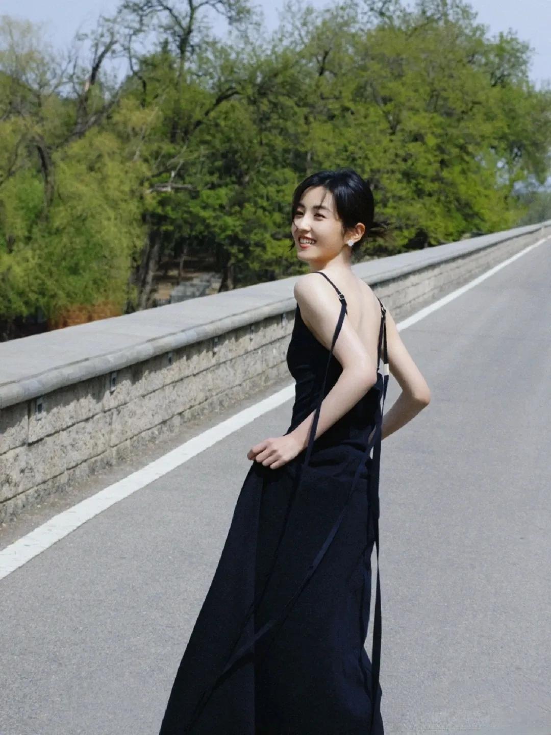 As a popular young actor in the entertainment industry, how did Zhang ...